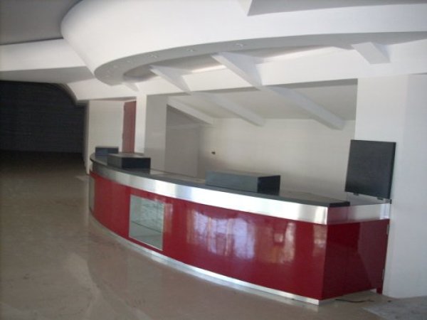 Foto: Vestíbulo Principal de Diseños Y Construcciones Del Parque ...